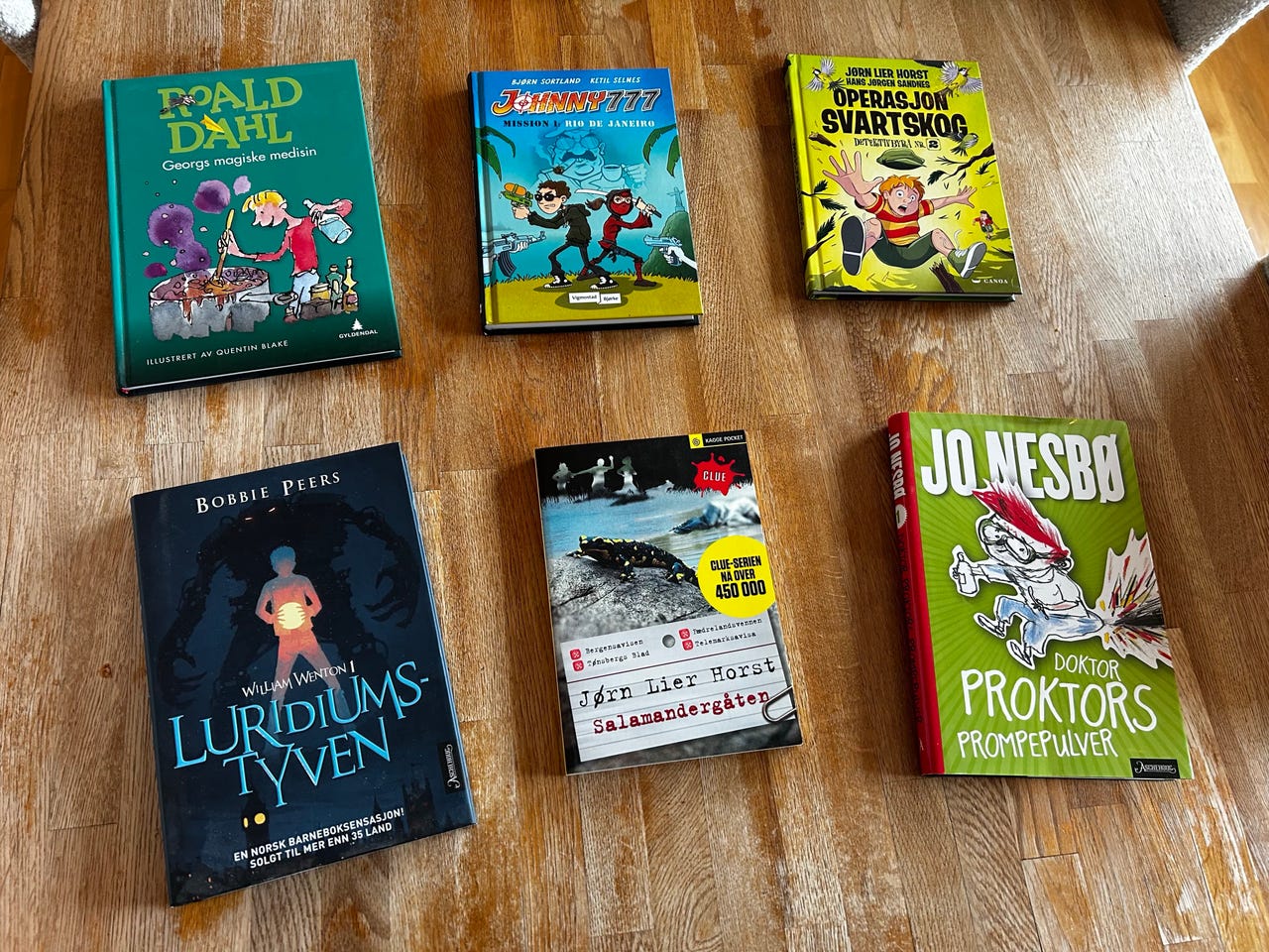 Bokpakke med barnebøker og voksenbøker | FINN-torget