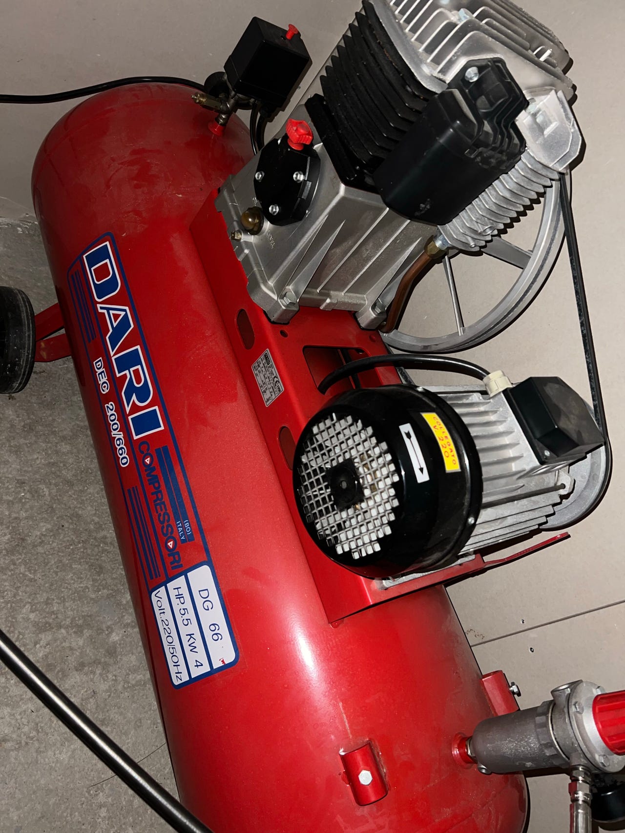 Dari DG 66 Kompressor 5.5 hk 200l | FINN-torget