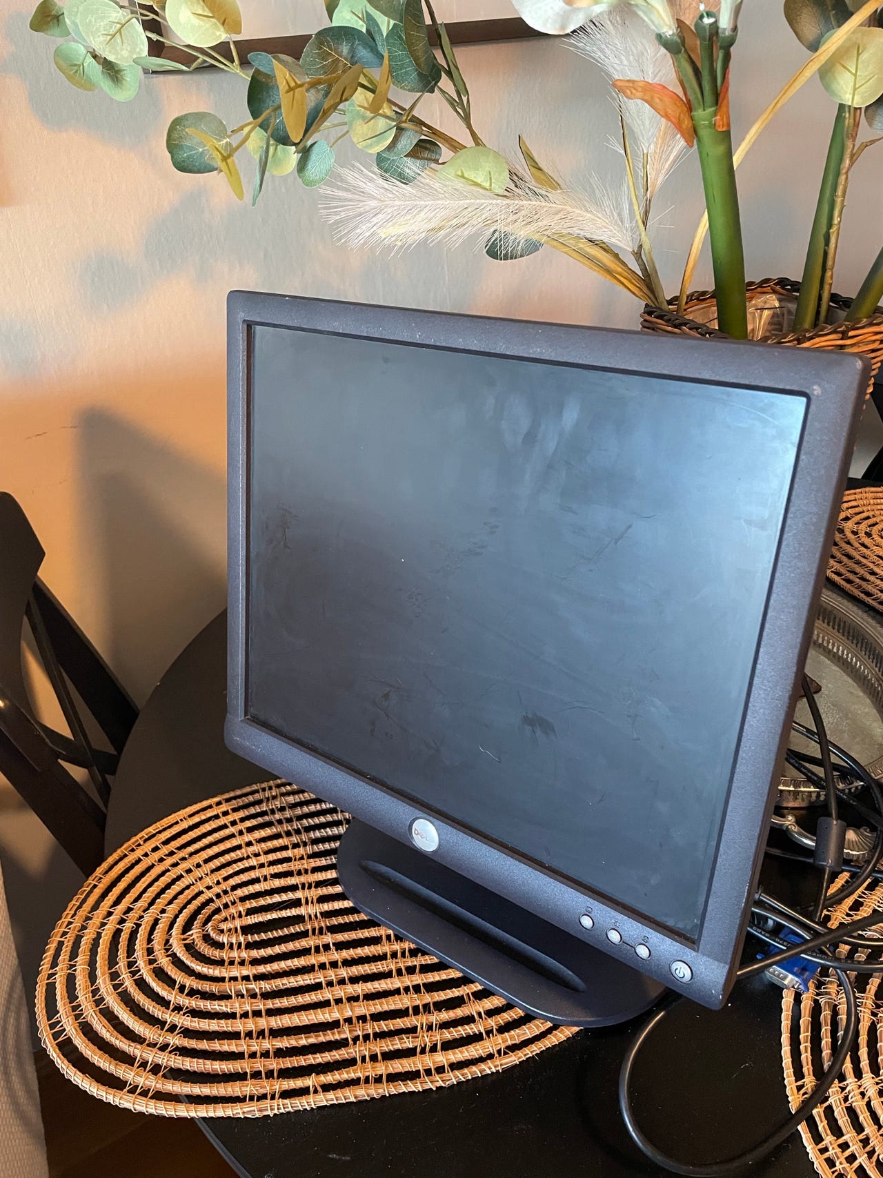 Dell E173FPf, som er en 17-tommers LCD-skjerm | FINN-torget