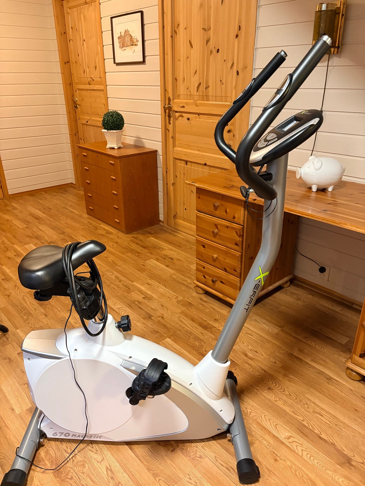 X-erfit 670 Magnetic Treningssykkel med digital skjerm og justerbart ...