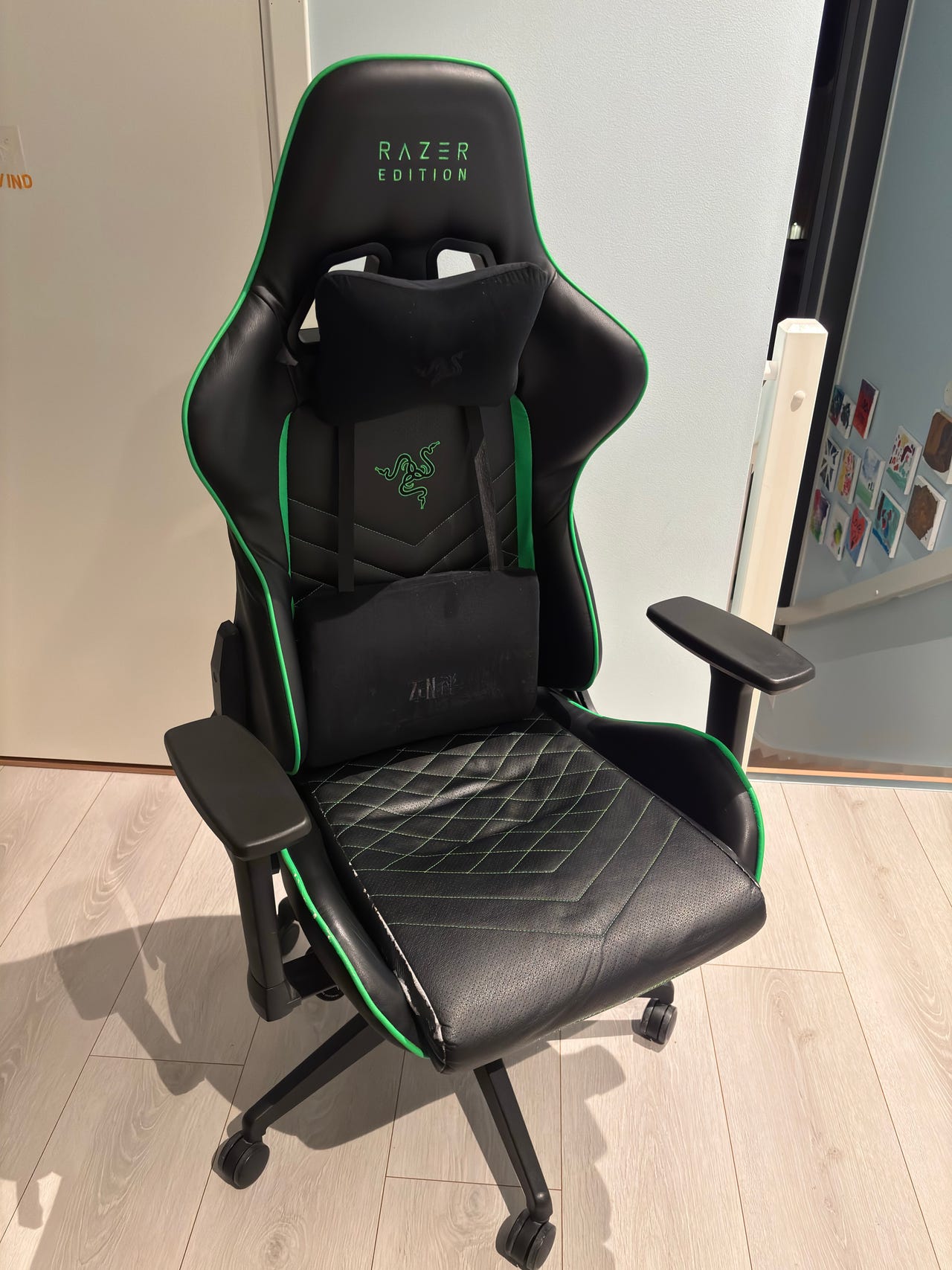 Razer gaming stol | FINN-torget