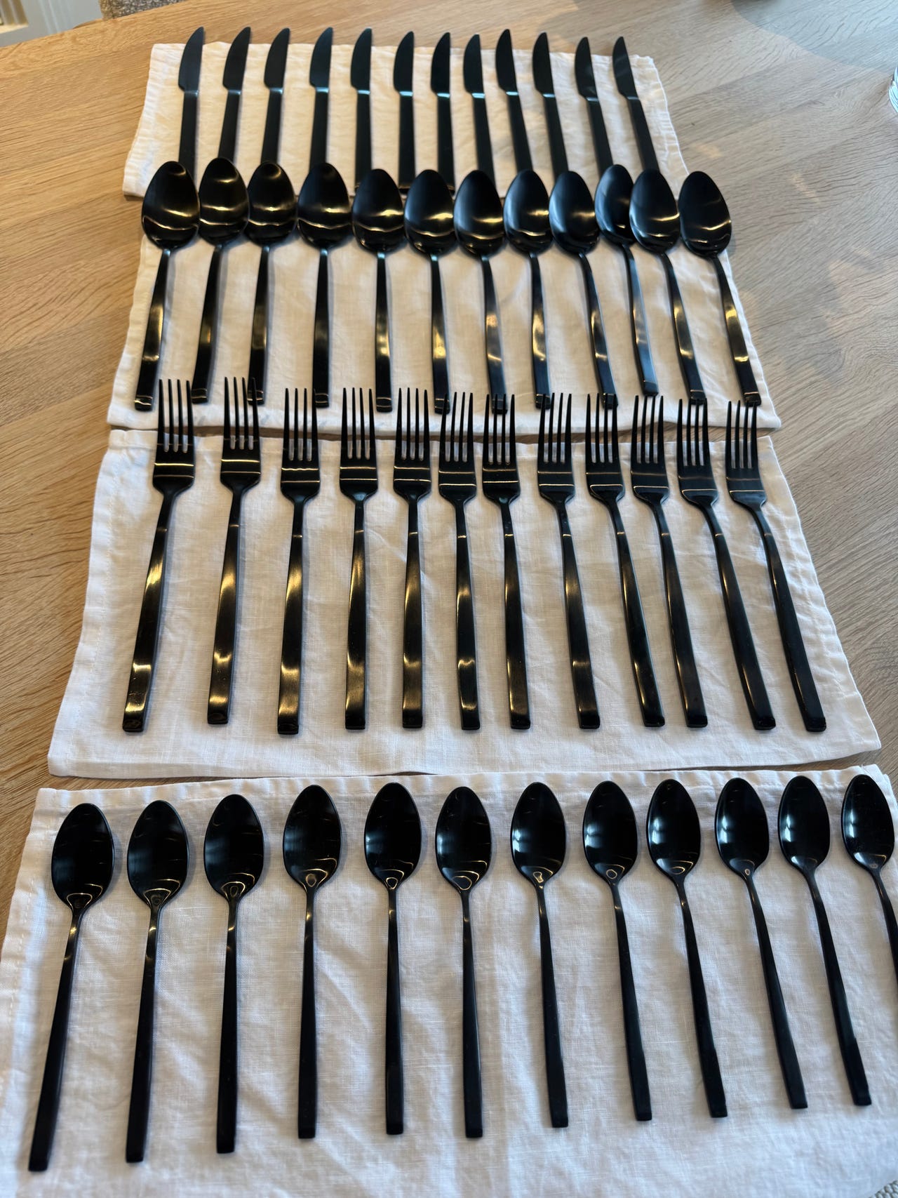 Magnor bestikk svart Halvor Bakke 48 deler | FINN-torget