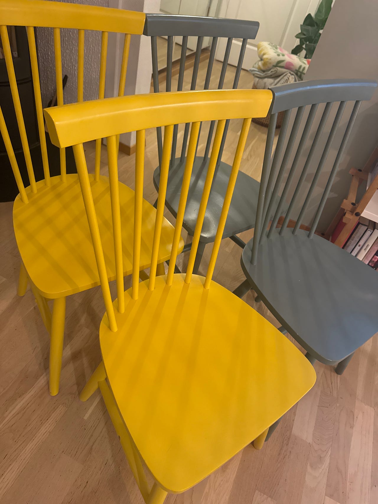 Fine stoler selges | FINN-torget
