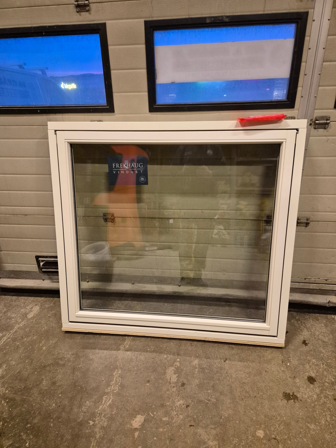 Frekhaug Vinduer Vindu 119x109 cm hvit tre | FINN-torget