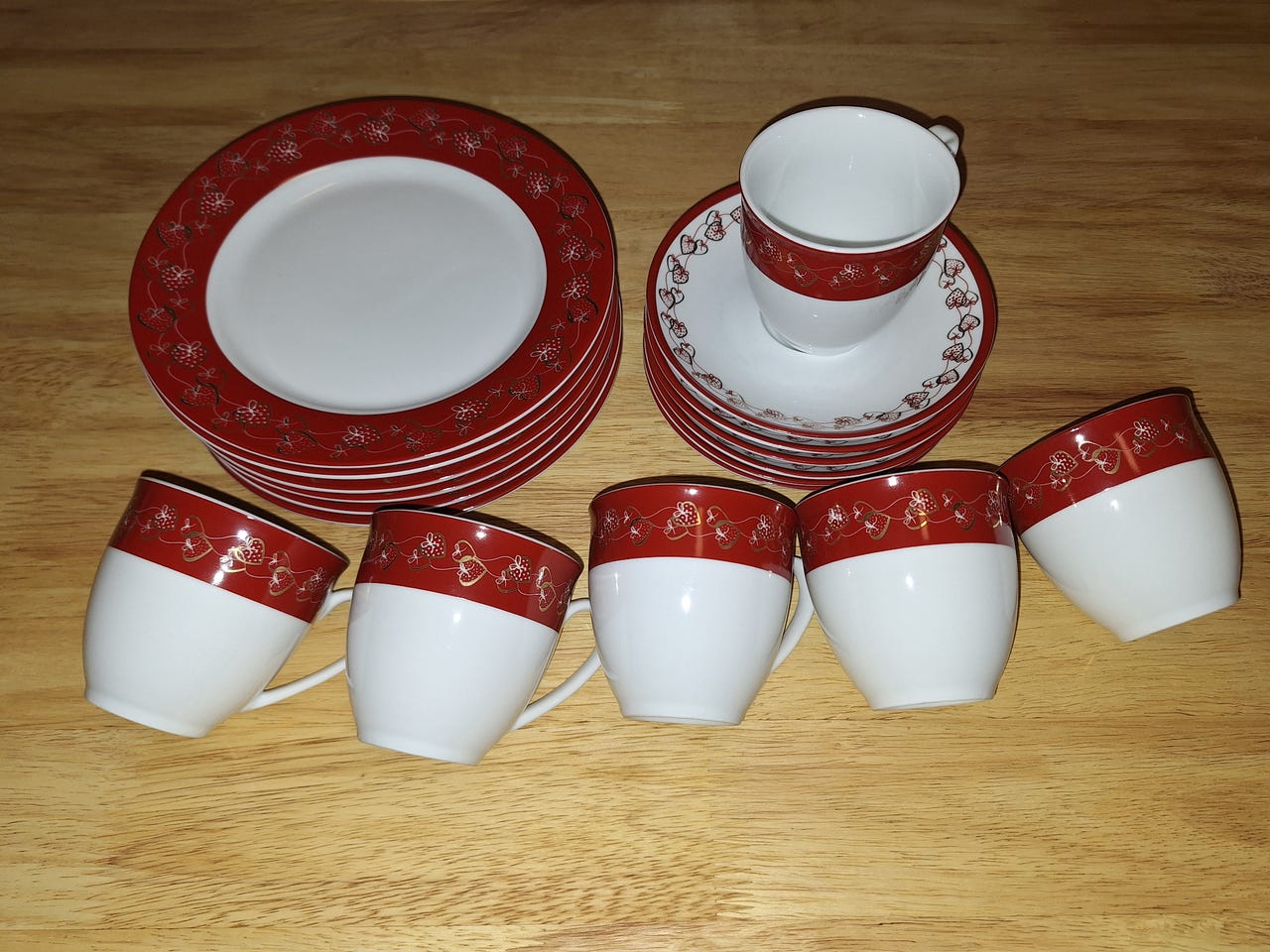 Kaffe servise med hjerter 6 pers. | FINN-torget