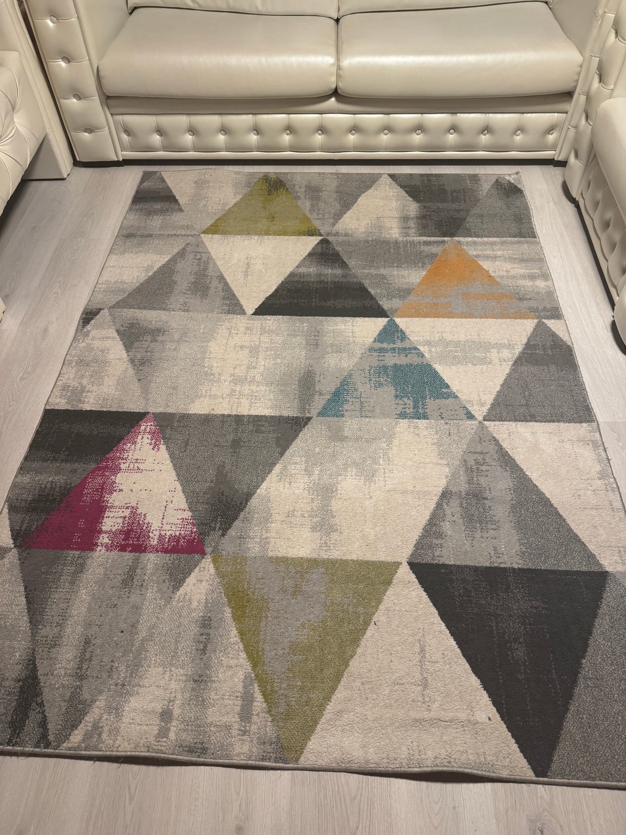 Tepper til salgs – God stand | FINN-torget