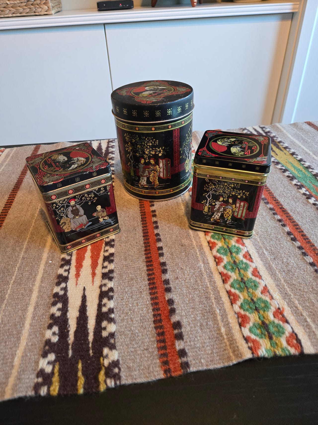 Kinesisk dekor Metallbokser med asiatisk dekor 3 stk | FINN-torget