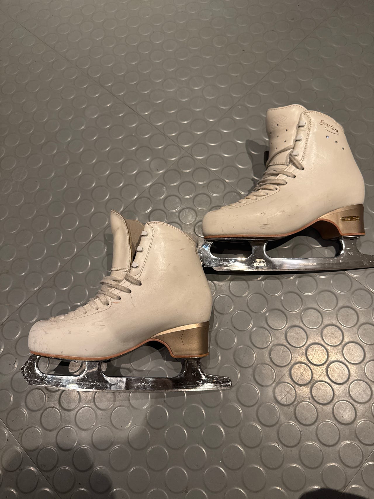 Edea Overture med Rotation jern str.245 hvit | FINN-torget