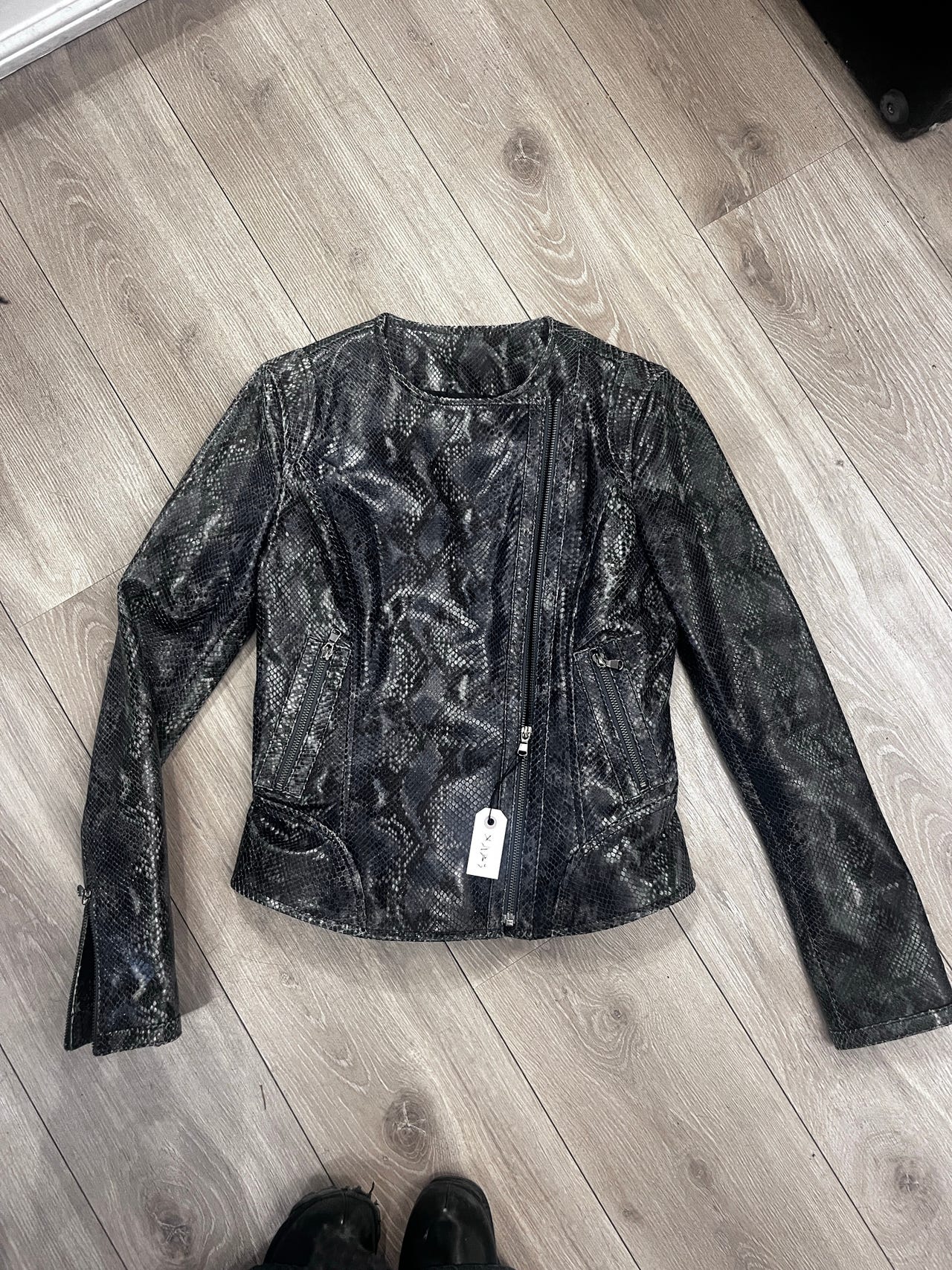 Python skinnjakke fra Italia | FINN-torget