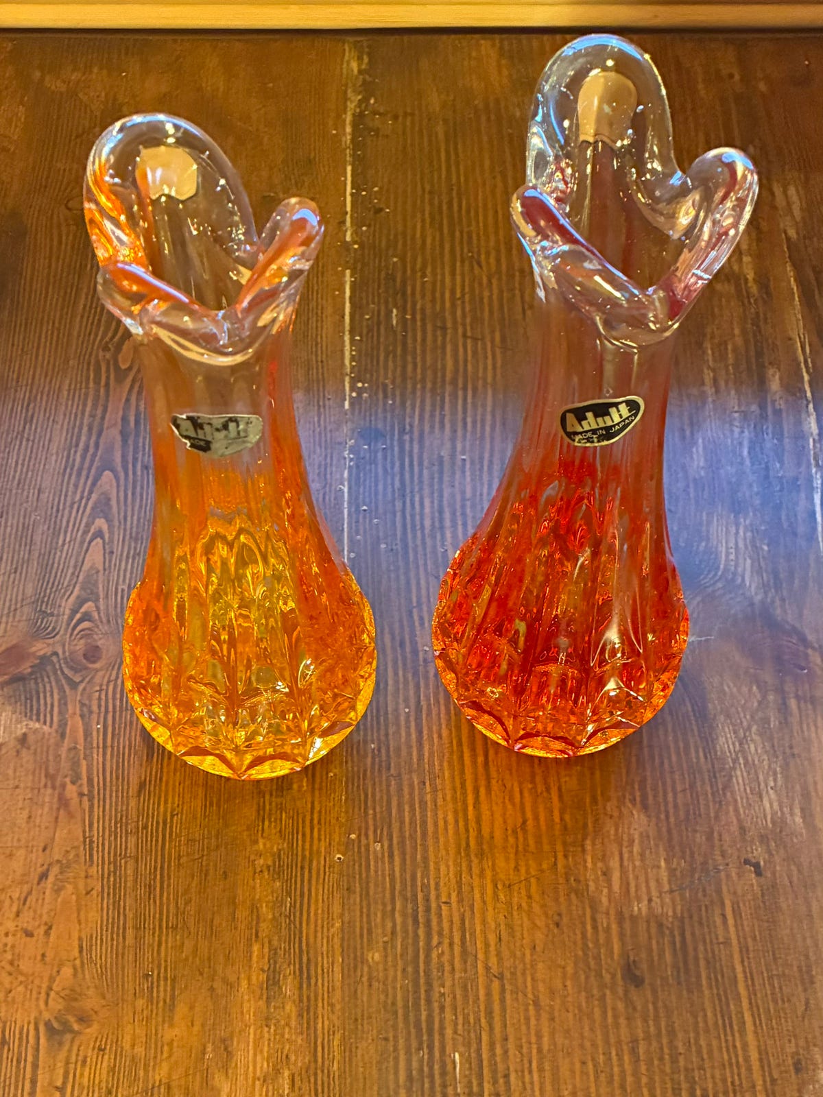 Japanske vintage glassvaser – orange/rød, fasettslipt med erotisk tutt! | FINN-torget