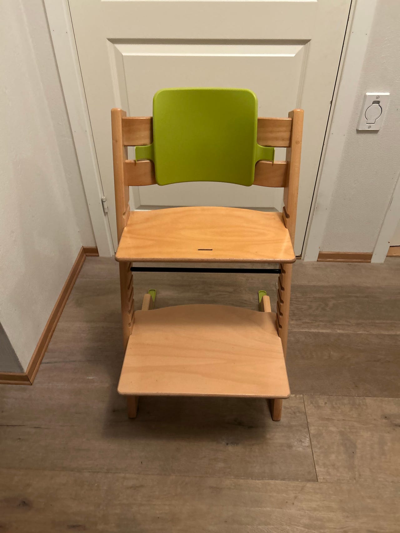 Stokke Tripp Trapp i eik med ryggstøtte | FINN-torget