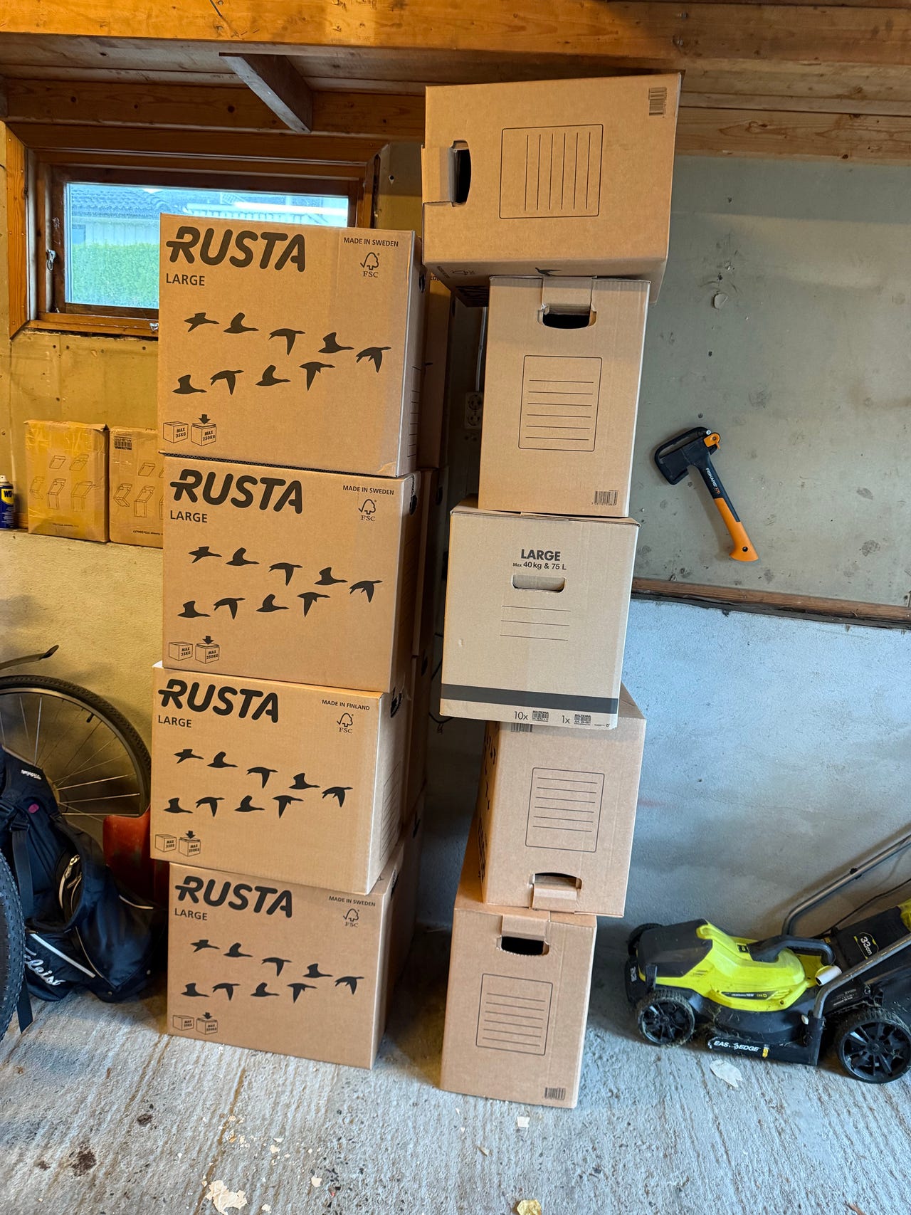 44 flytteesker og bobleplast! | FINN-torget