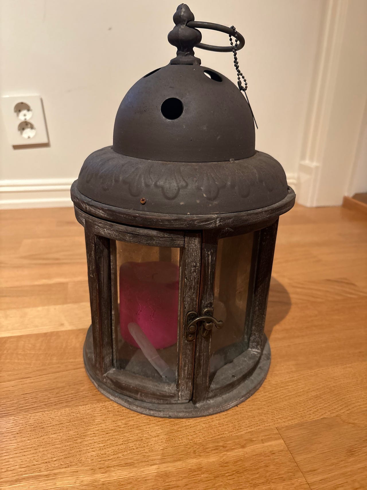 Lykt i glass, metall og tre, chabby chic fra Broste | FINN-torget