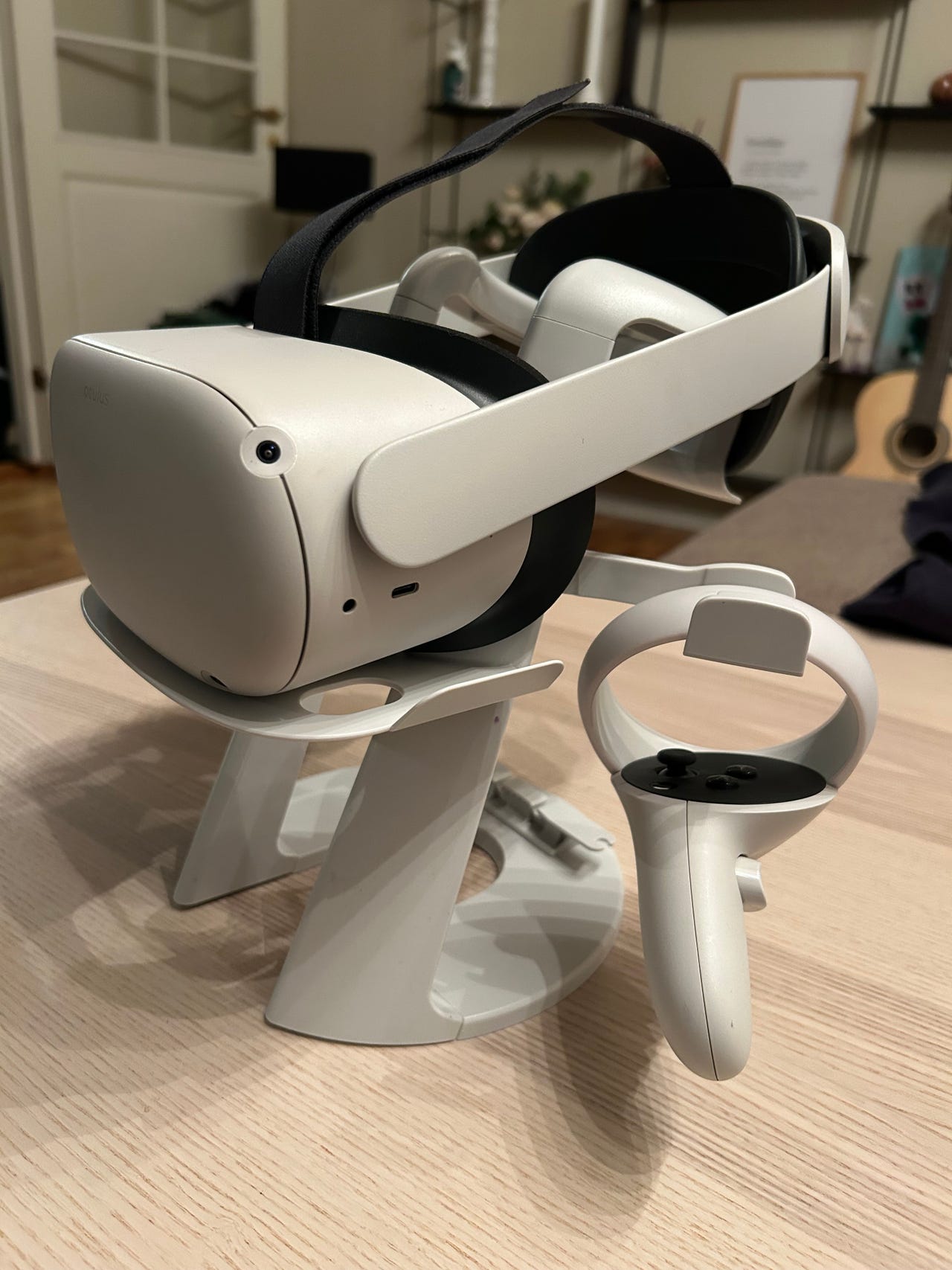 Oculus Quest 2 VR Headset med Kontroller Hvit 256 Gb. Med stand. | FINN ...