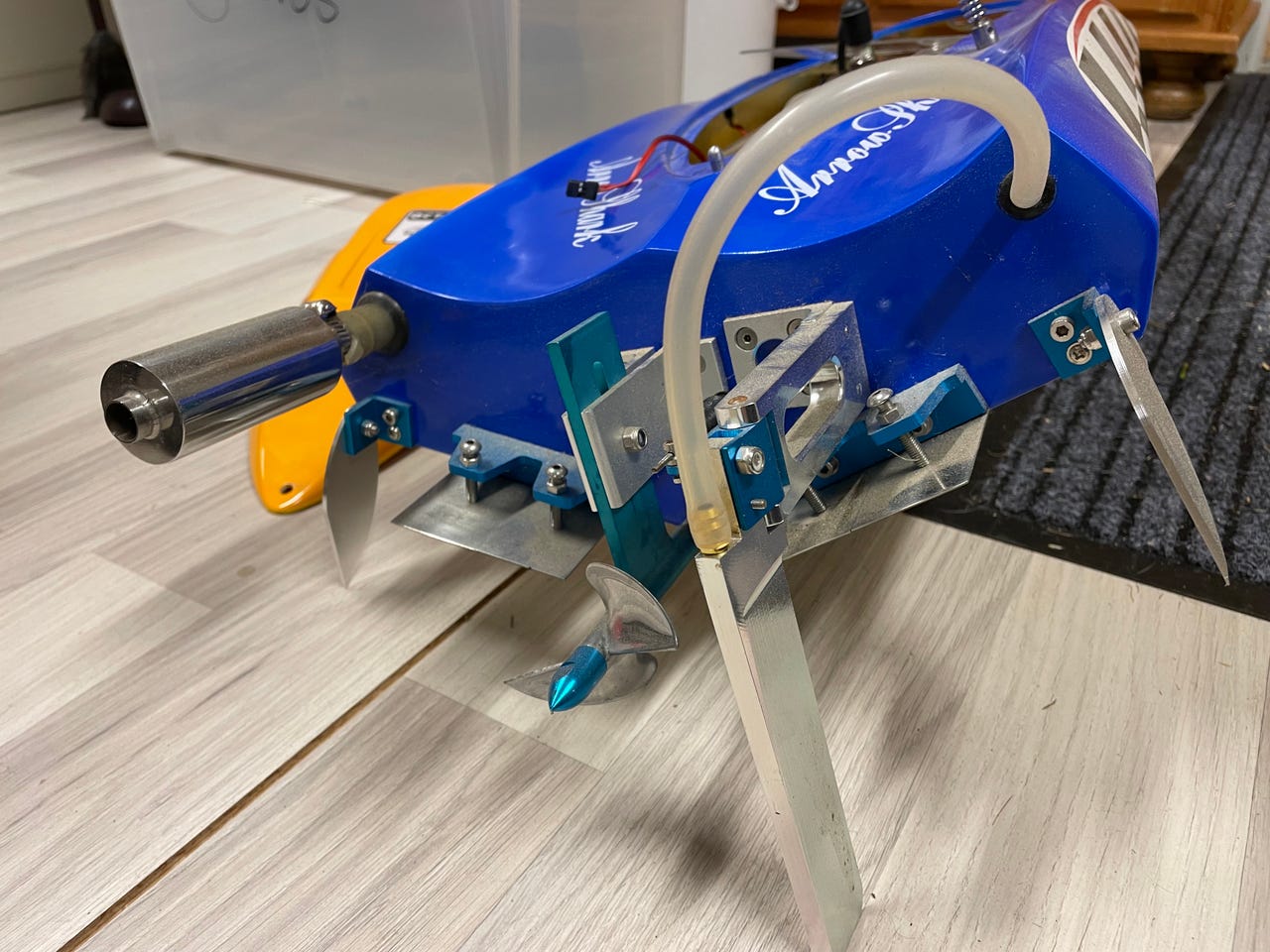 Rc-båt bensin 22 cm3. | FINN-torget