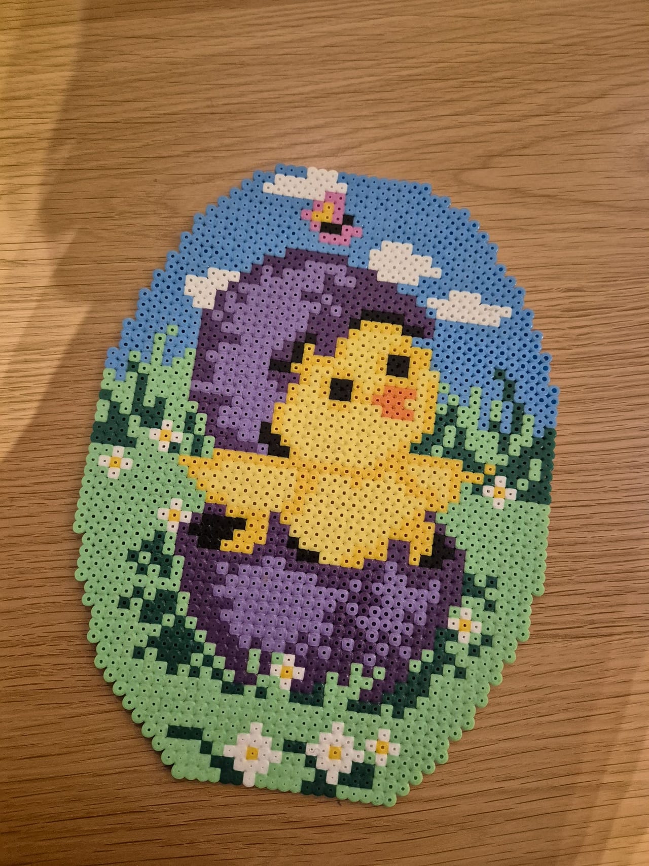 Påskekylling ut av egg - laget med Hama perler | FINN-torget