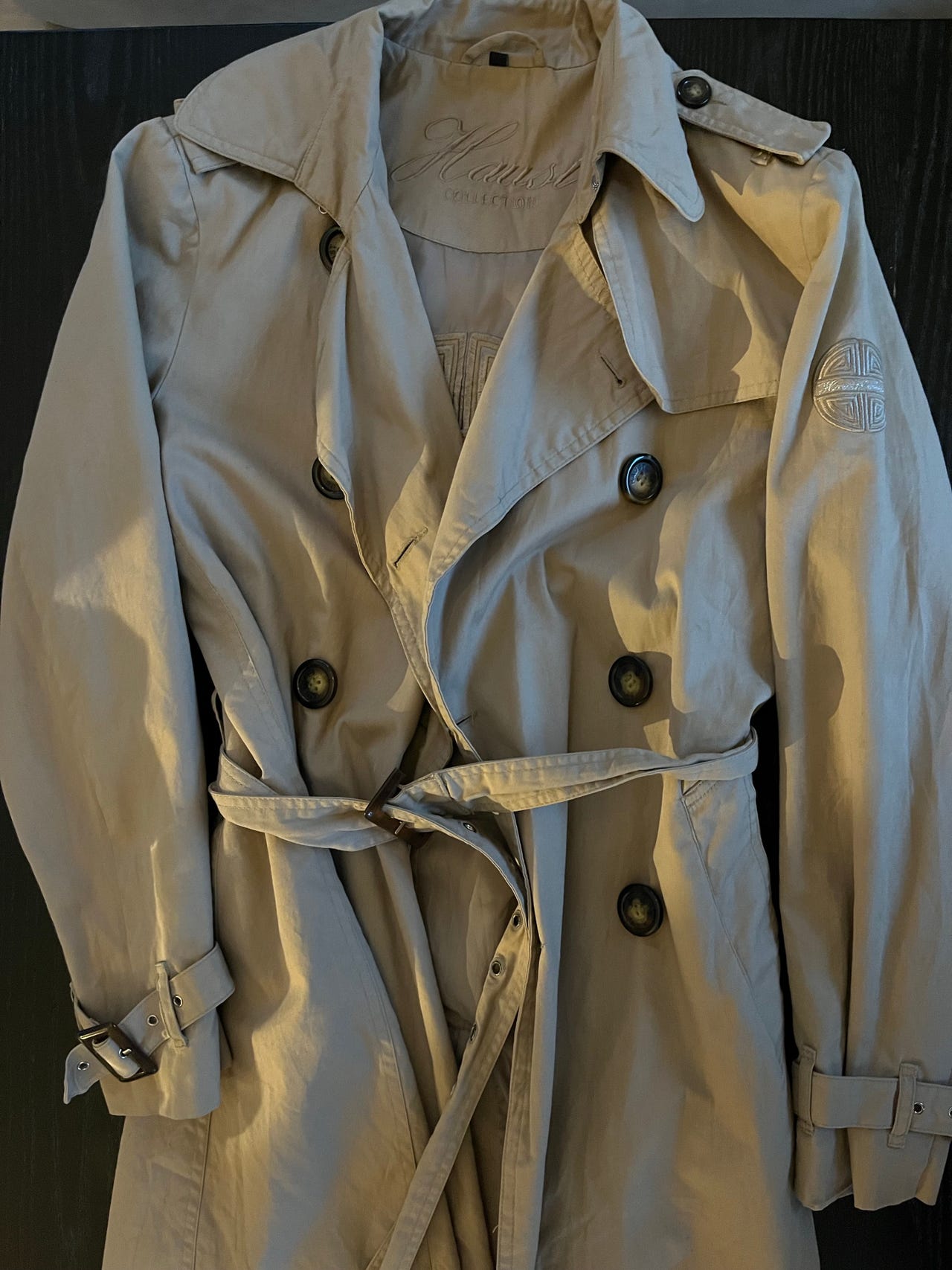 Trenchcoat fra Haust Collection | FINN-torget