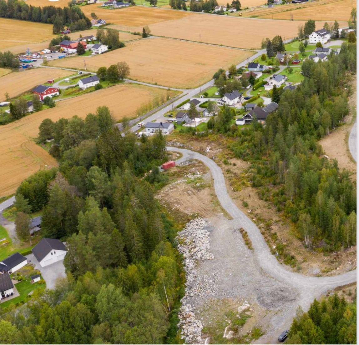 Solrik eneboligtomt i barnevenlig omgivelser selges. | FINN eiendom