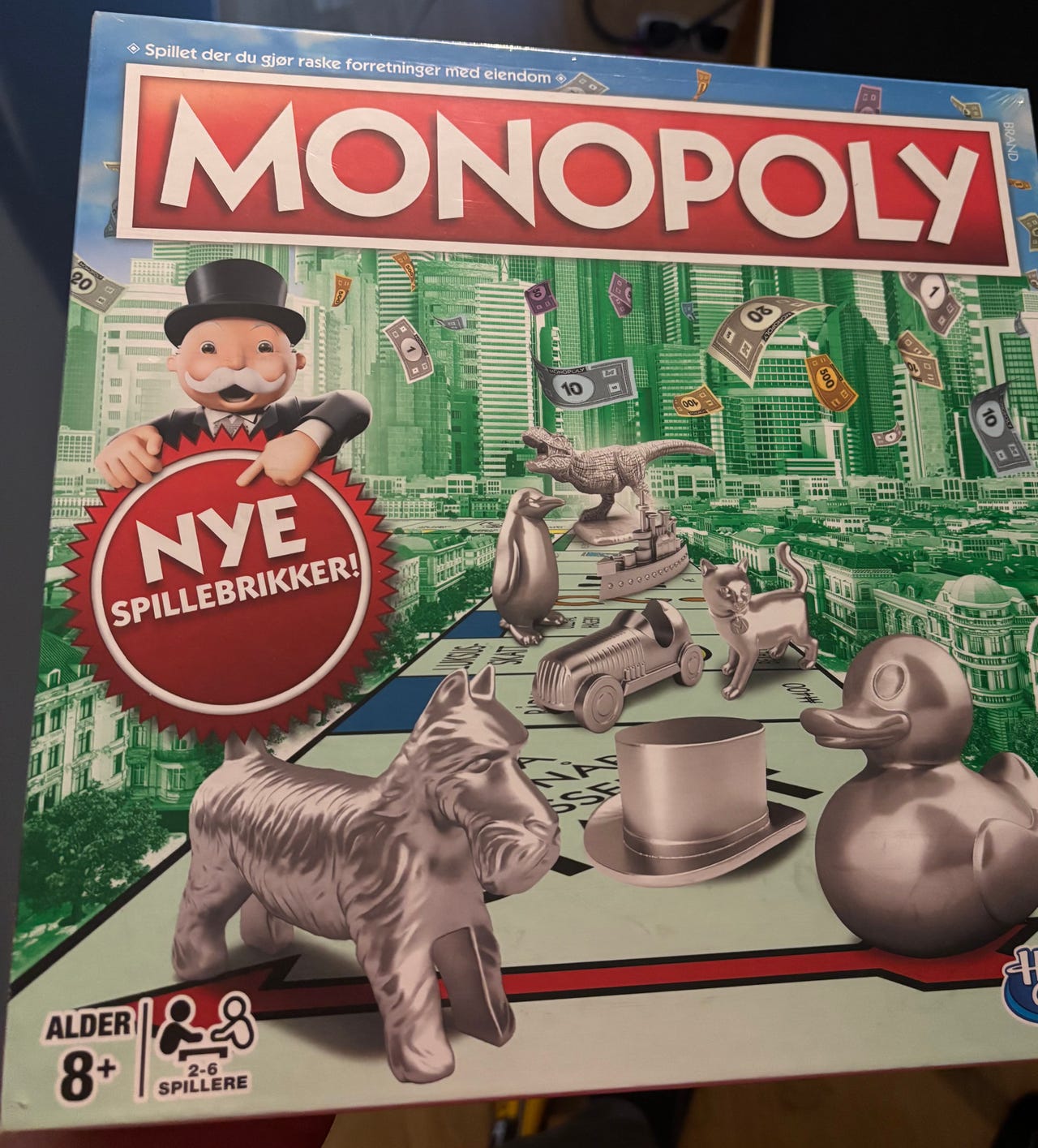 Hasbro Monopoly Brettspill med nye spillebrikker | FINN-torget