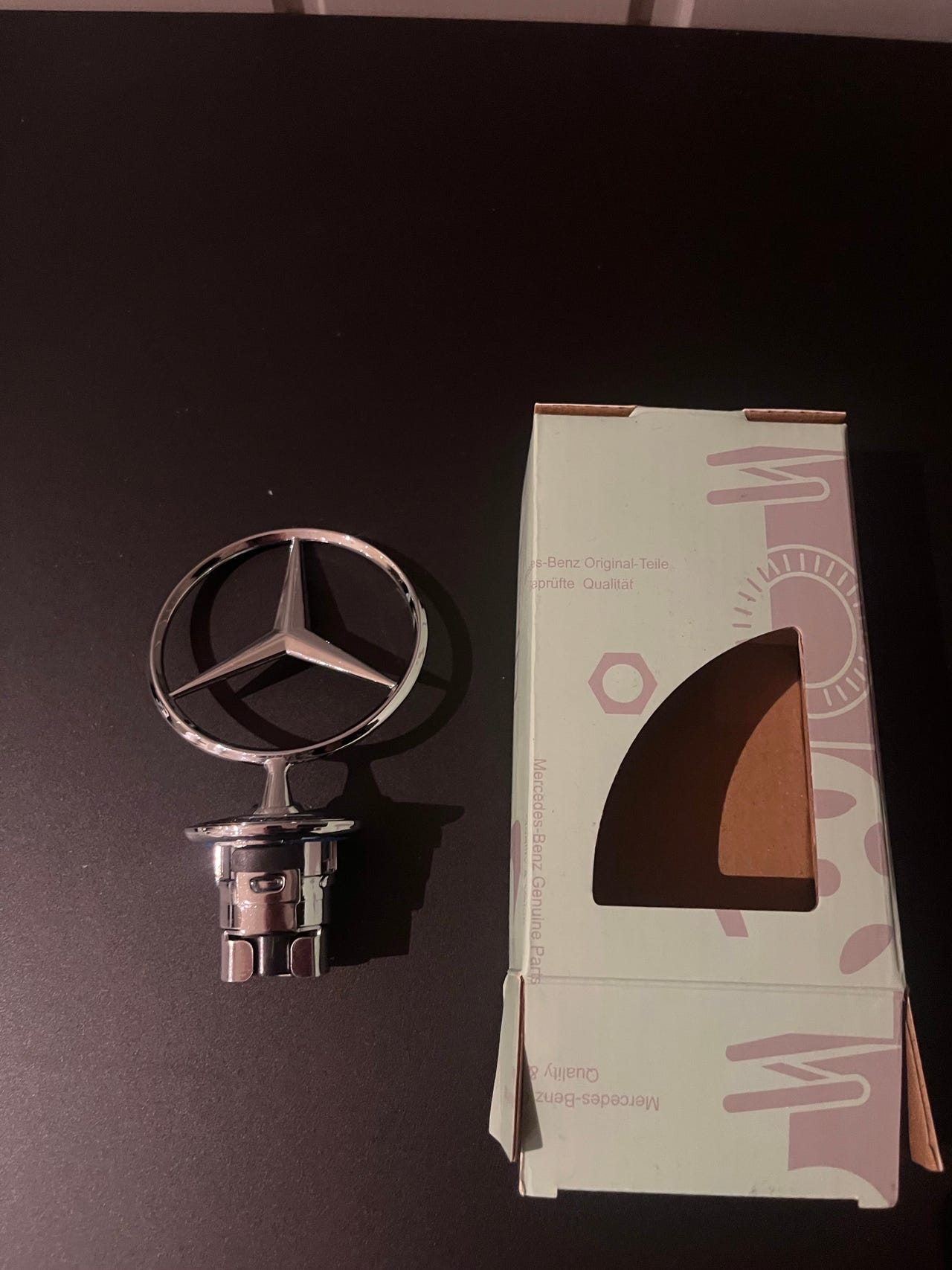 Mercedes stjerne - krom og svart | FINN-torget