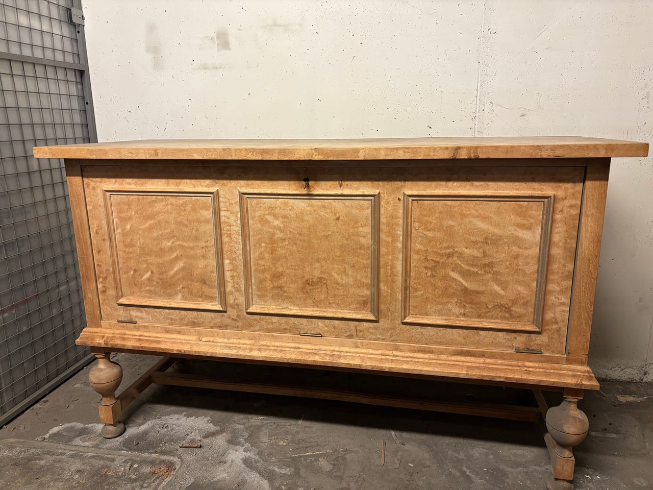 Flott solid sjenk | FINN-torget