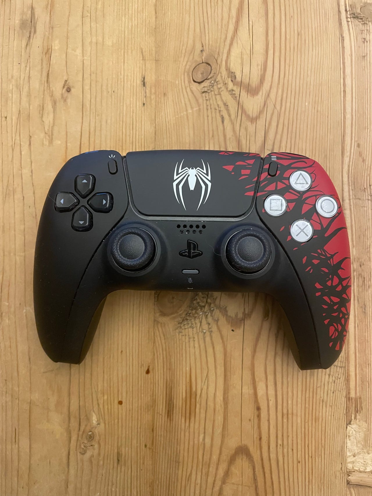Sony DualSense Spider-Man Limited Edition Spillkontroll | FINN-torget