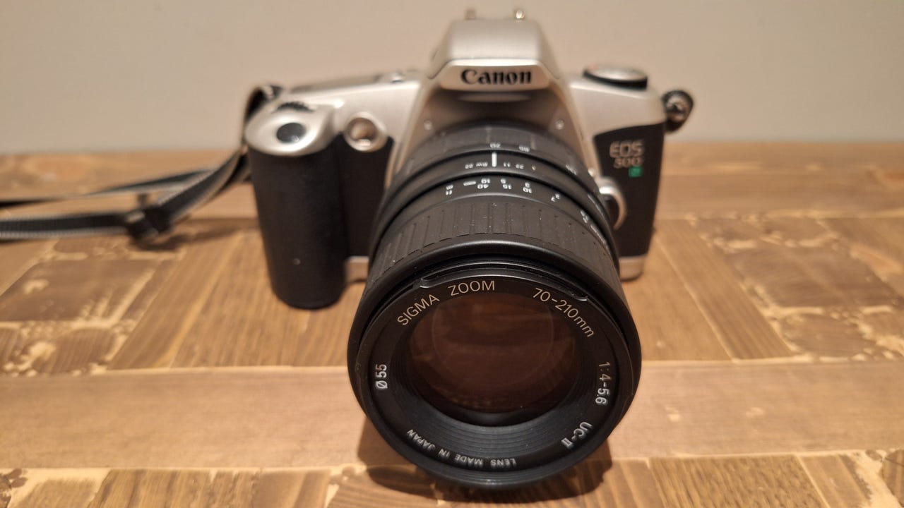 Canon EOS 500N + Sigma 70-210mm UC II + Sigma 28-80mm Macro Aspherical ...