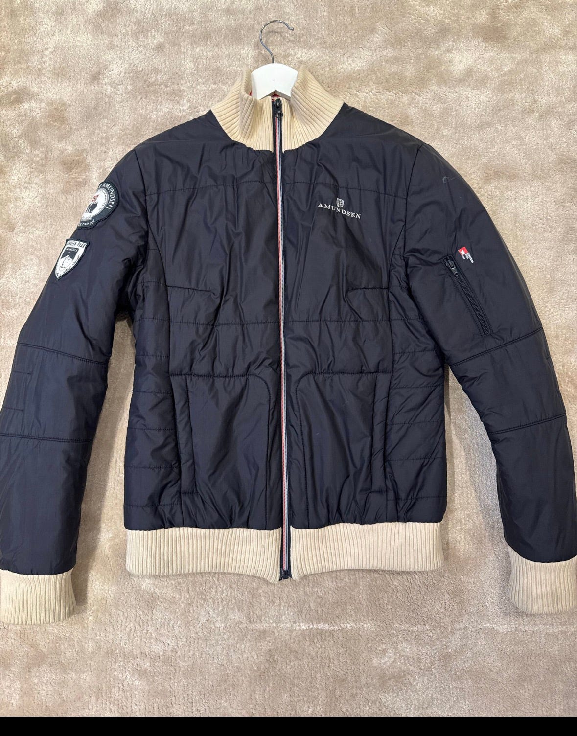 Amundsen Jakke Svart. Ønsker og bytte til M | FINN-torget