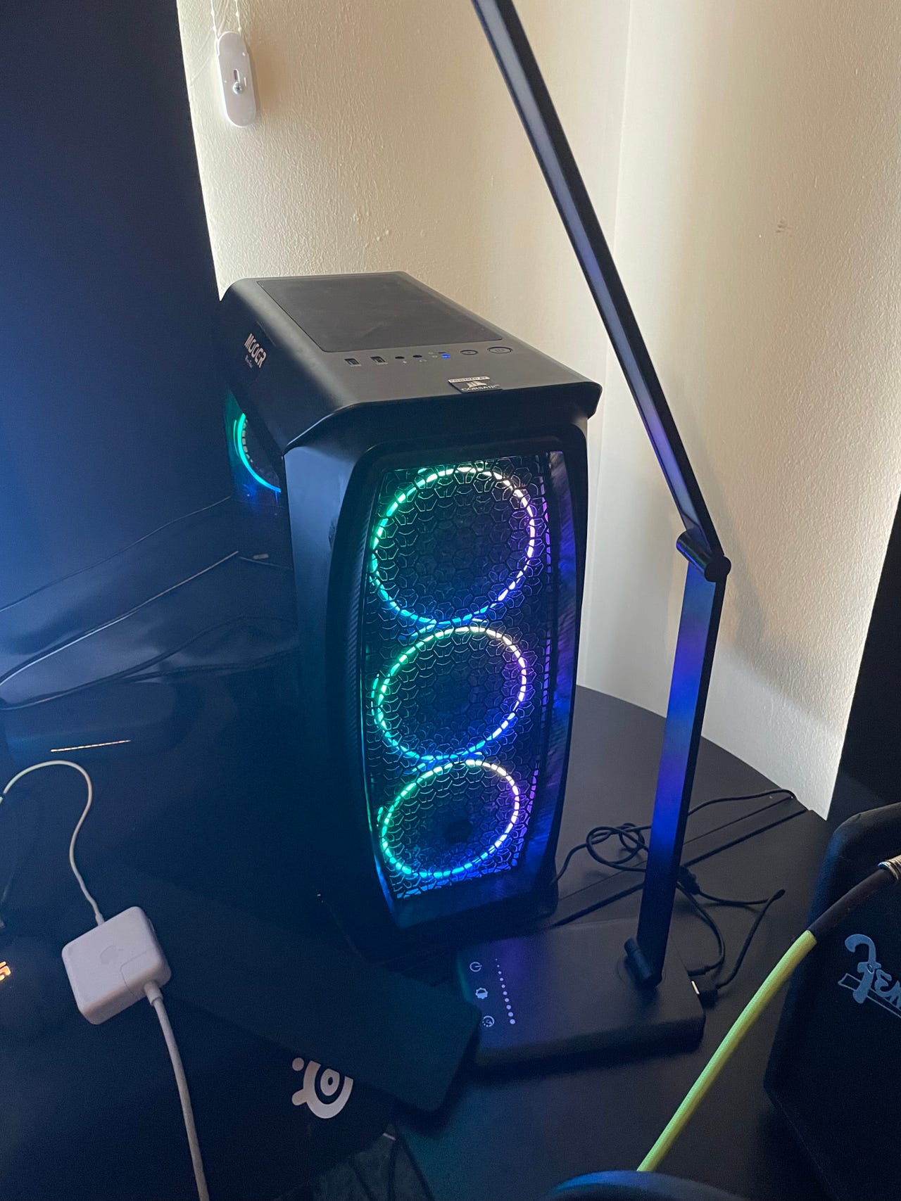 God entry pc selges med 2 tilhørende skjermer | FINN-torget