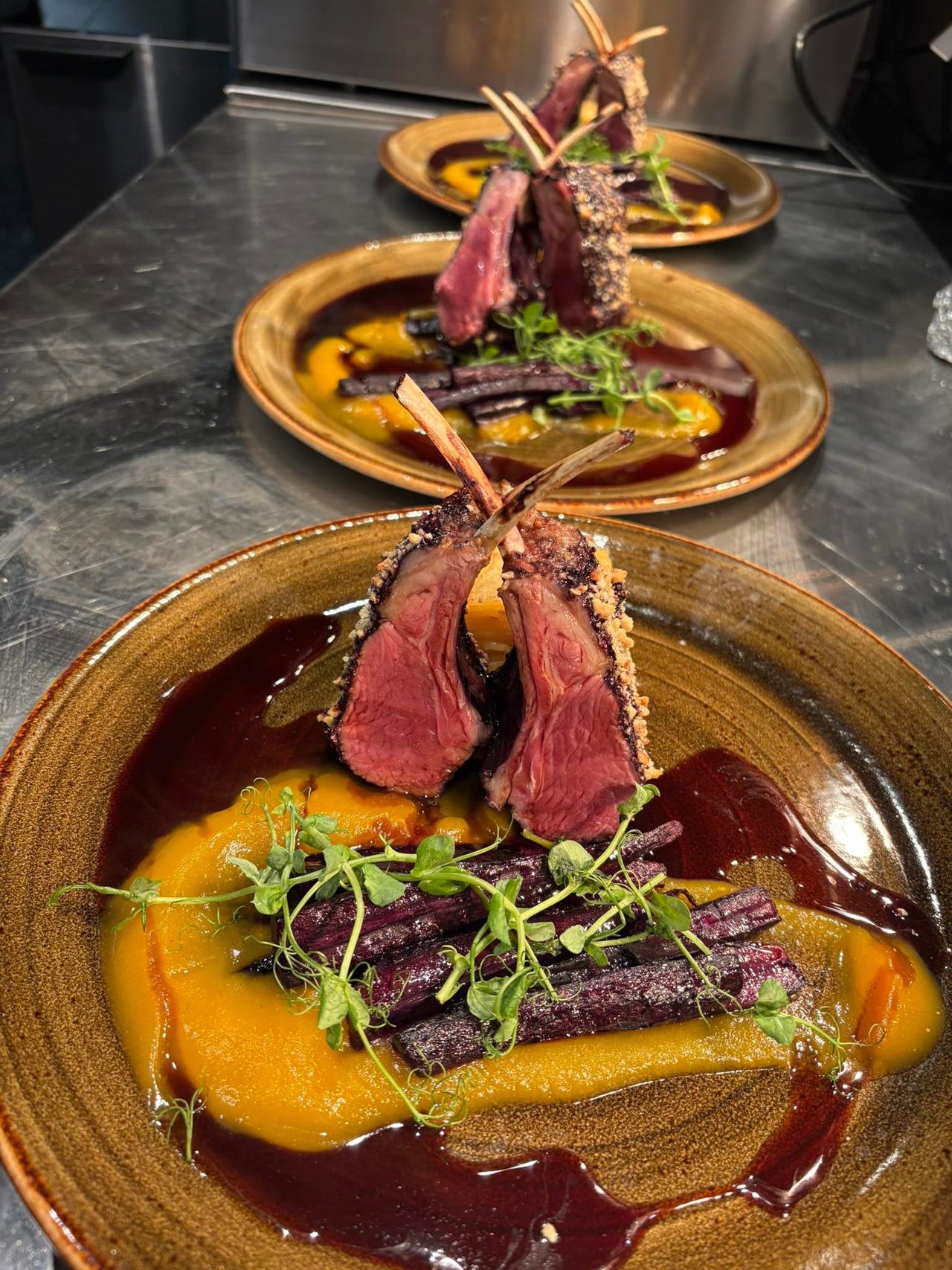 Vi søker etter erfaren og selvstendig servitør til vår nye restaurant i ...