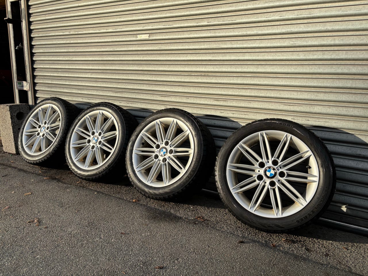 BMW 1-serie (E87) - Style 207 m-sport hjulsett piggfritt - 205/50-17 ...