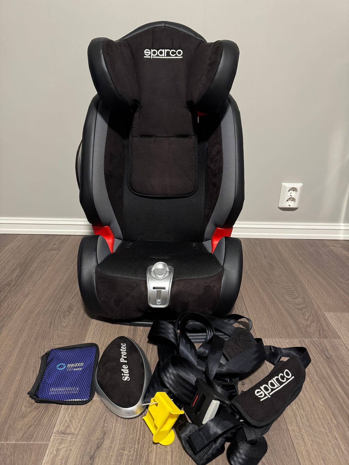 Bilstol med isofix | FINN-torget