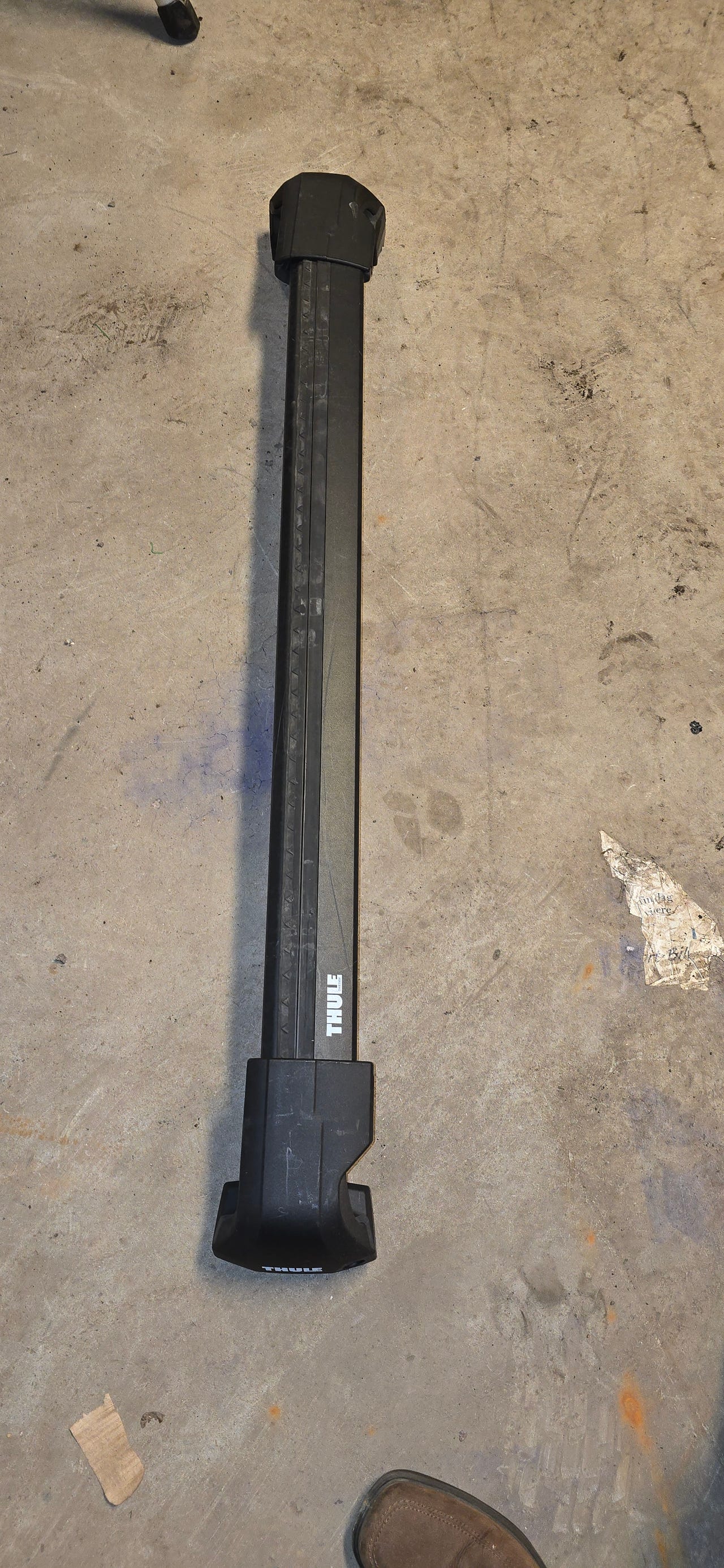 Takstativ Thule Wingbar Edge sort ID4 | FINN-torget