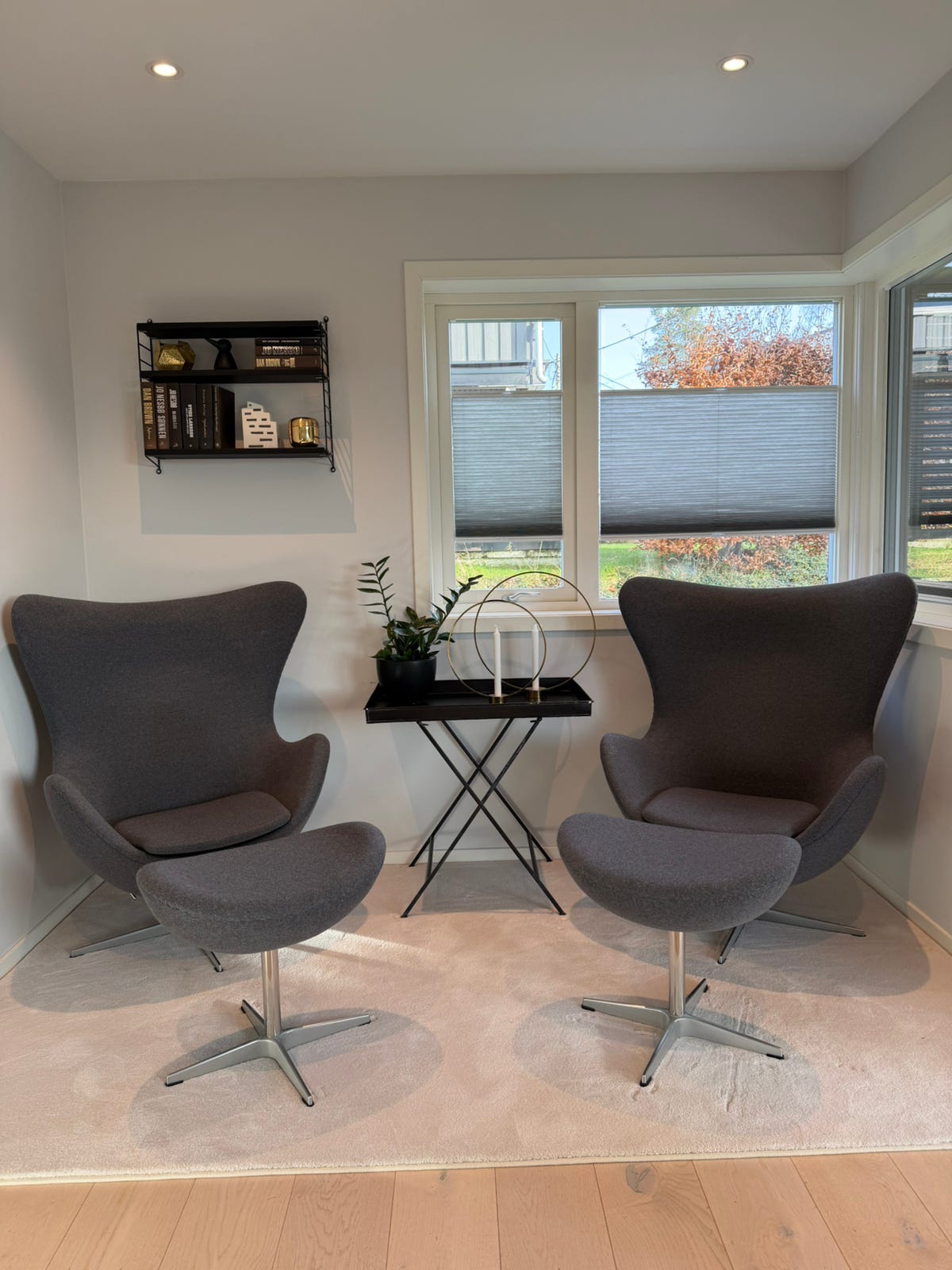 Egget stoler med puff | FINN-torget