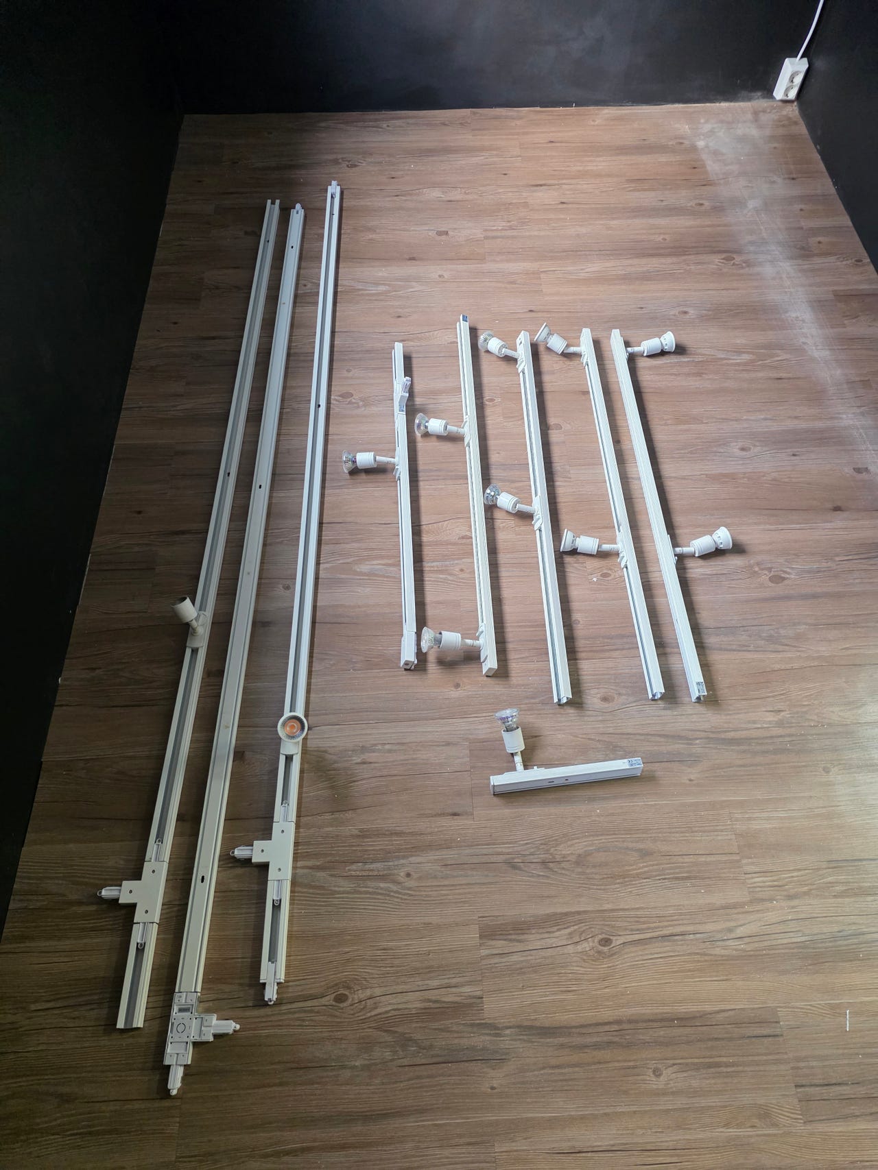 Lysskinner, lamper/ spotsystem til salgs ;-) / Titan, Track spot | FINN ...