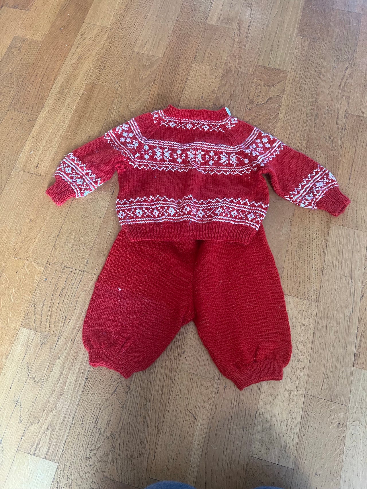 Strikket sett baby str. 68 og oppover JUL | FINN-torget