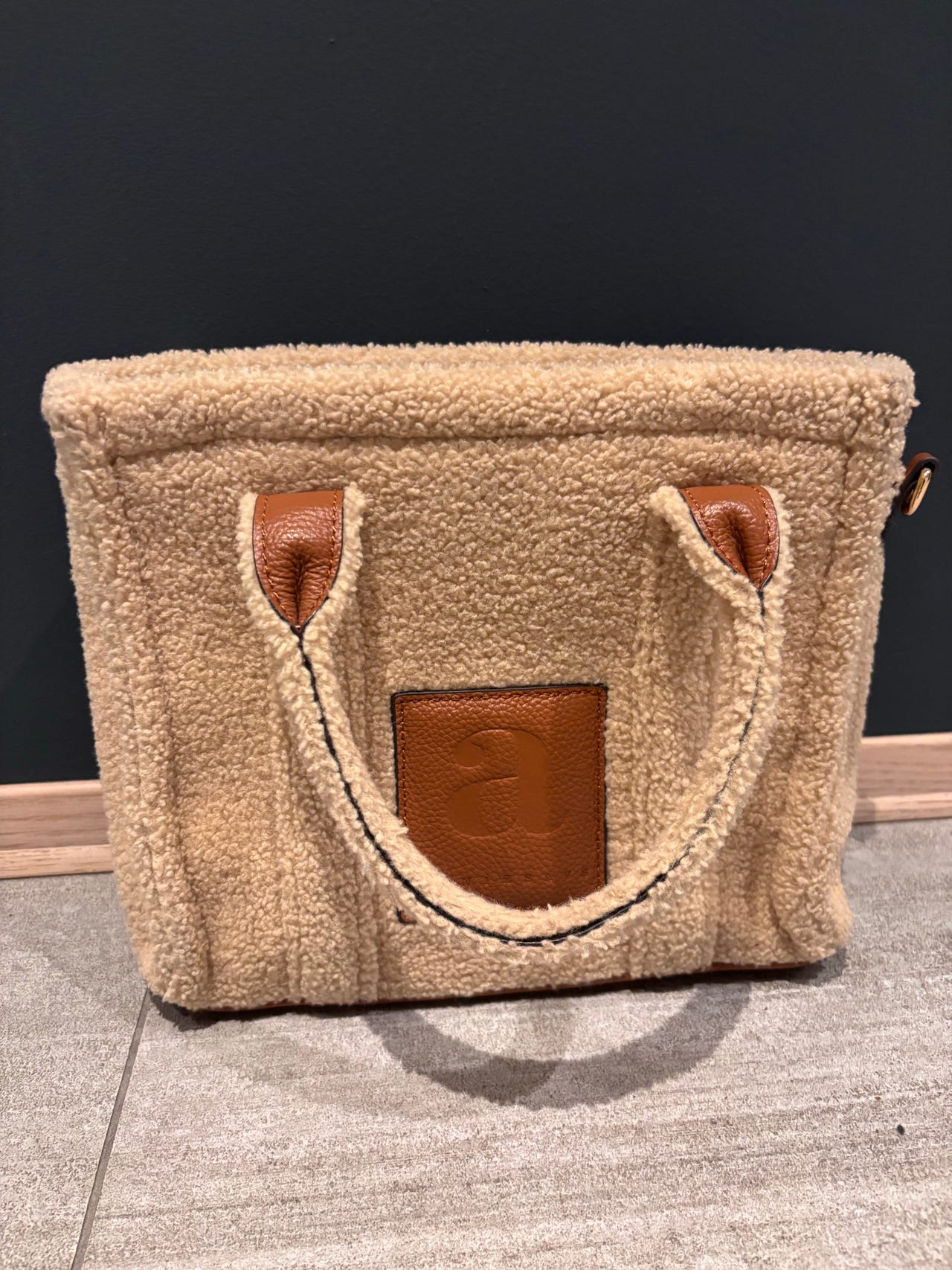 Arnie Says Teddy Bag M | FINN-torget