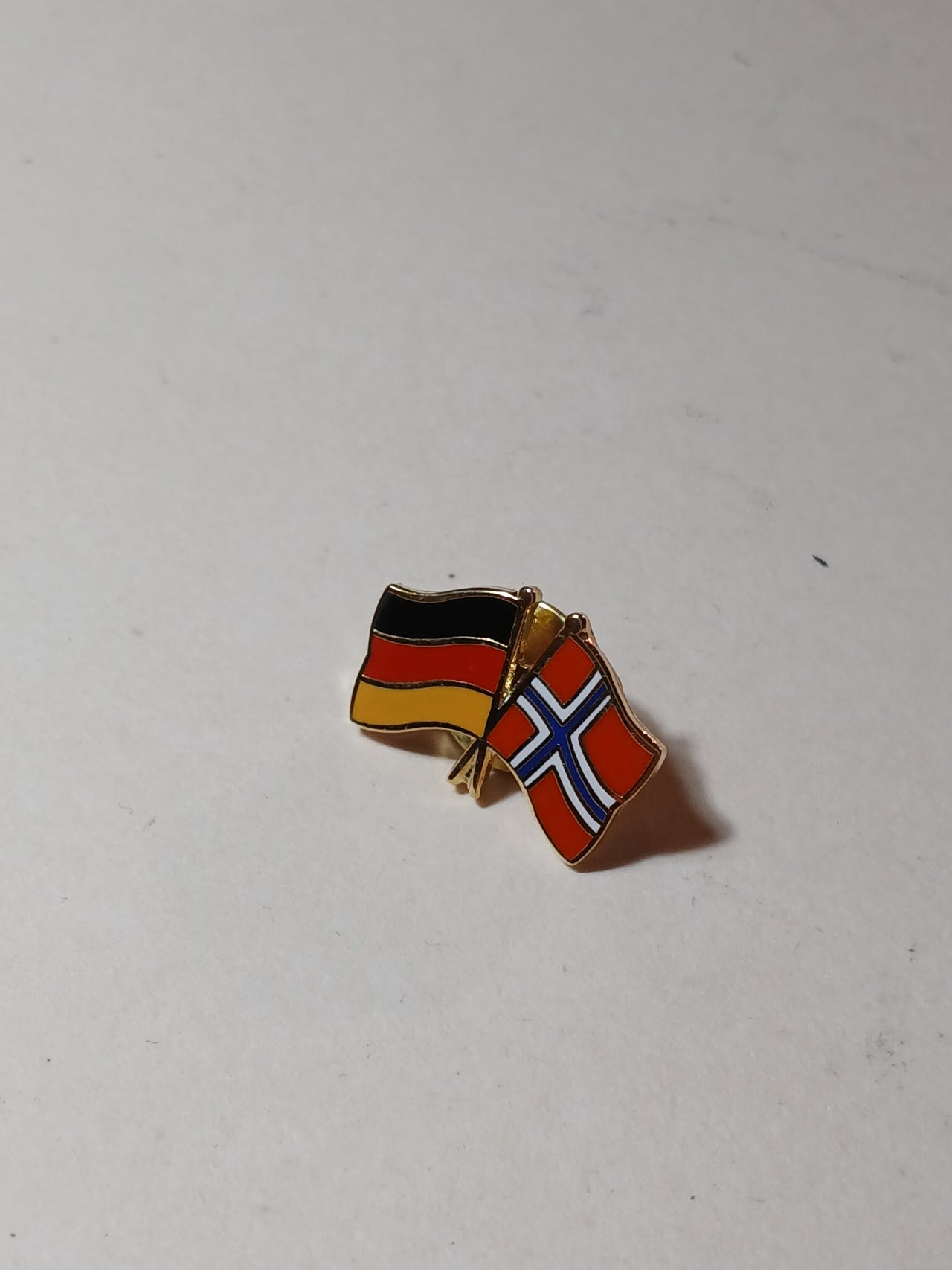Tyskland / Norge Flagg-pins | FINN-torget
