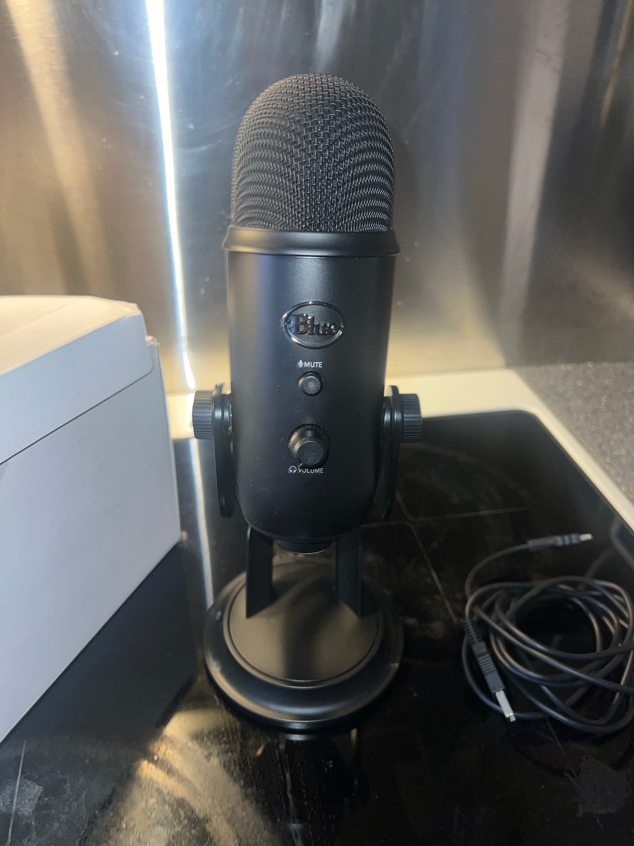 Blue Yeti USB Mikrofon Svart | FINN-torget