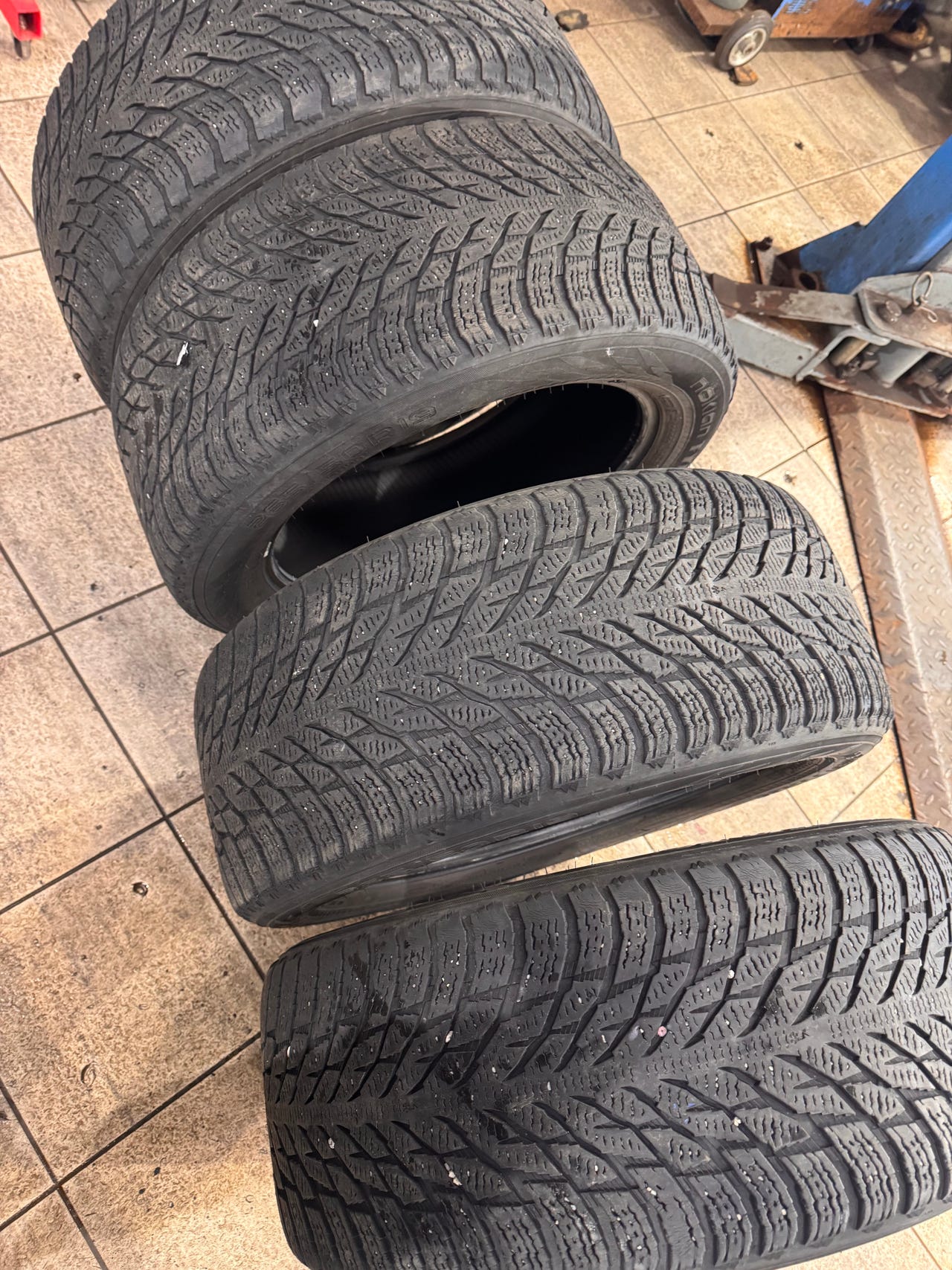 4 stk piggfri nokian dekk 265/50-19 | FINN-torget