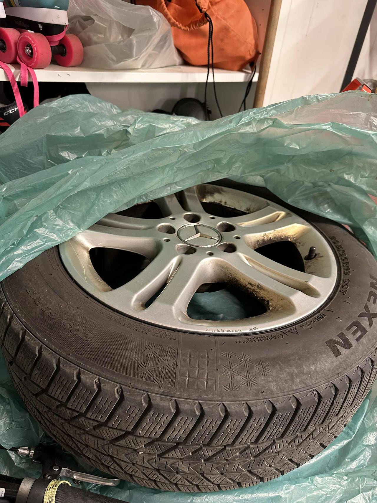 Vinterdekk med lettmetallfelger, Mercedes | FINN-torget