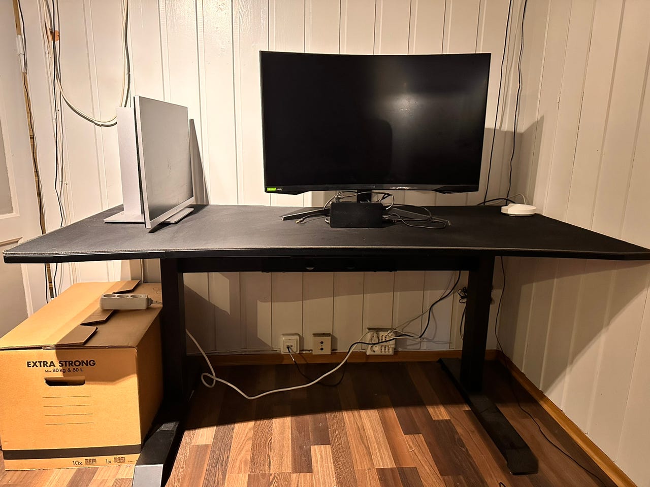 Svive Altair Gaming Desk matt sort | FINN-torget