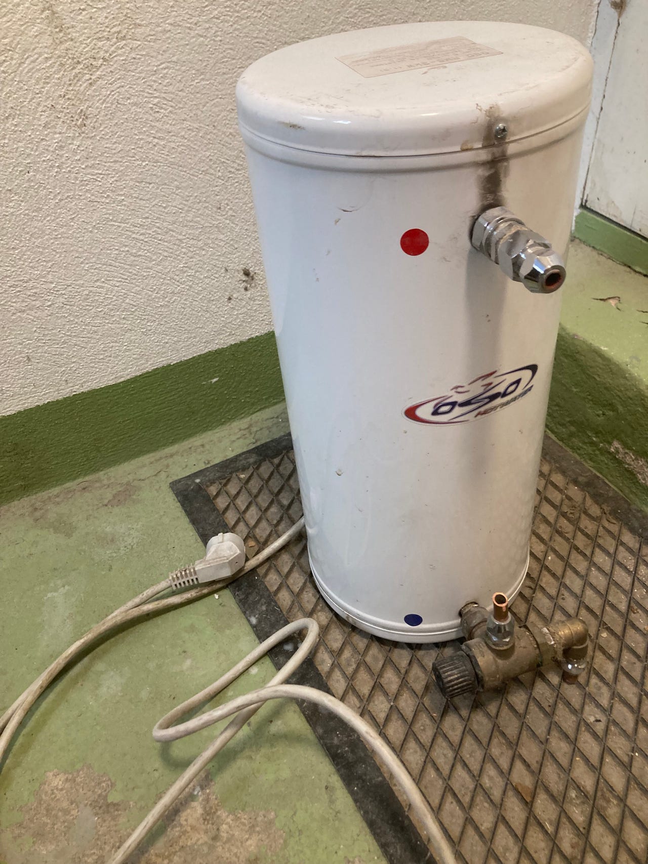 Liten Oso RM5-3kW Varmtvannsbereder 5 liter | FINN-torget