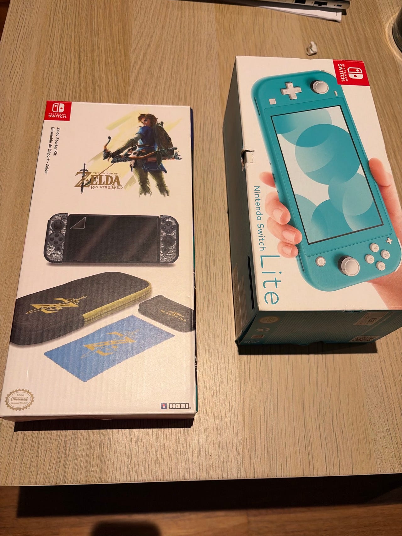 Nintendo Switch Light + Selda starter Kit selges - som ny | FINN-torget