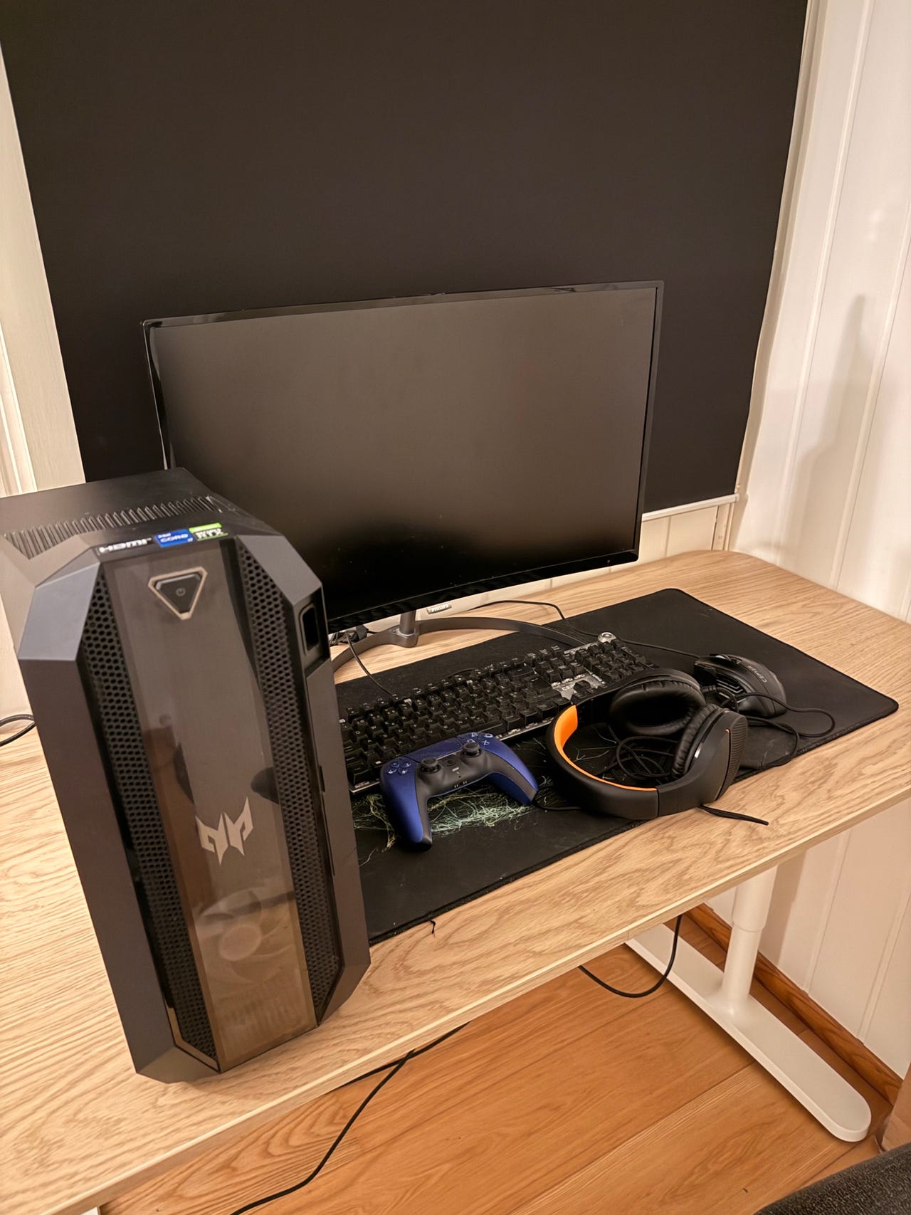 Acer Predator Gaming PC inkludert tastatur, mus, monitor, headset og ...