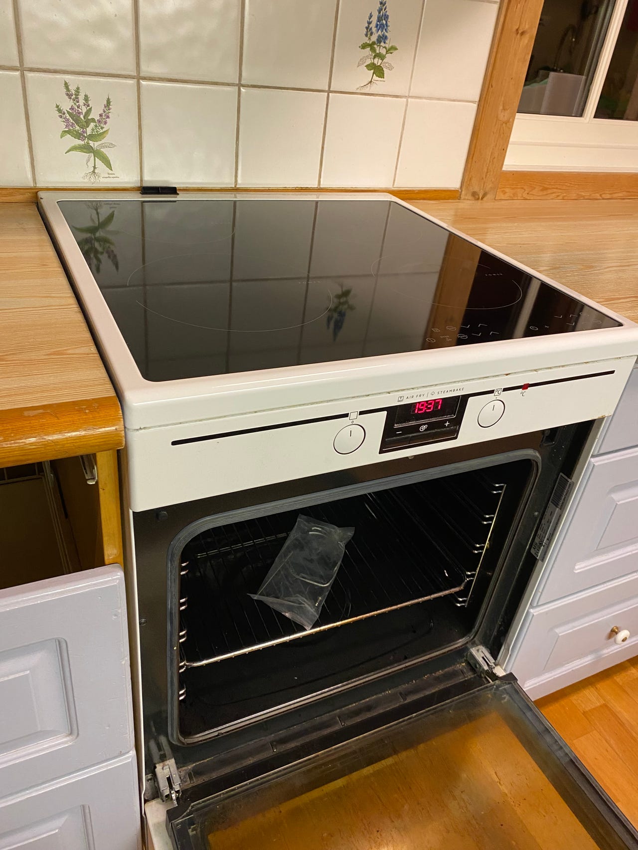 AEG induksjonskomfyr god stand 5 år gammel | FINN-torget