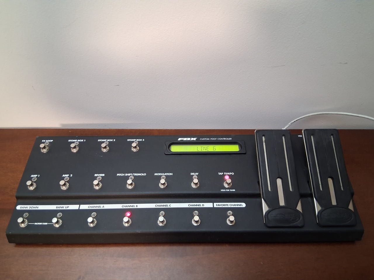 Line 6 FBX Custom Foot Controller FBV Longboard | FINN-torget
