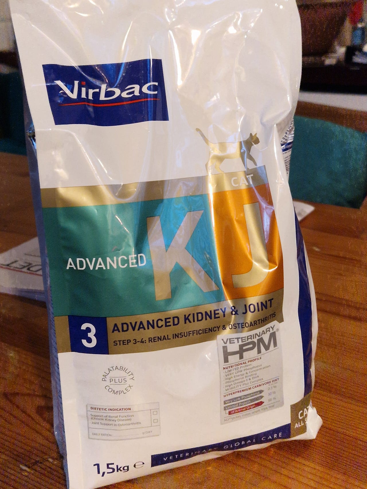 Nyremat til katt gis bort! | FINN-torget