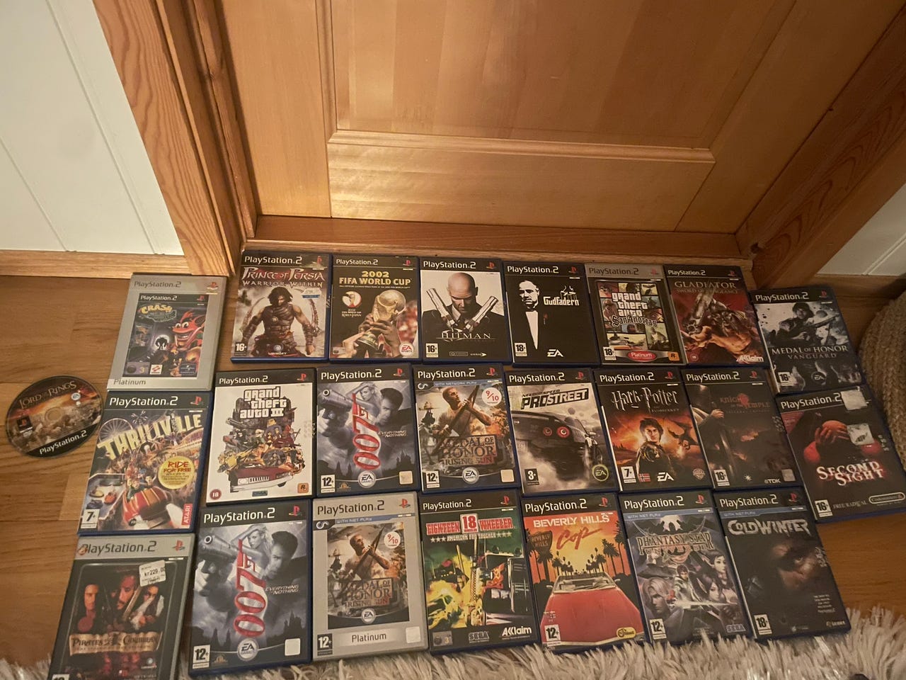 Stor PS2-spillpakke – GTA, Buzz, SingStar og mange flere | FINN-torget