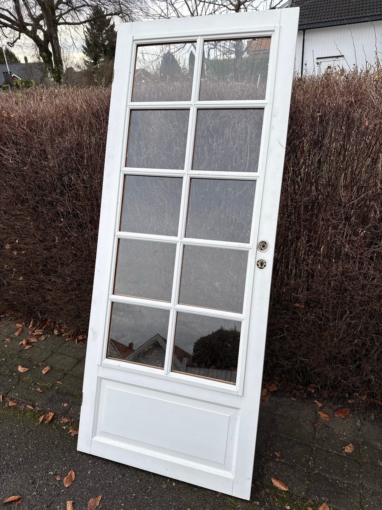 Hvit tre innerdør med 10 glassruter(løs sprosse) gis bort | FINN-torget
